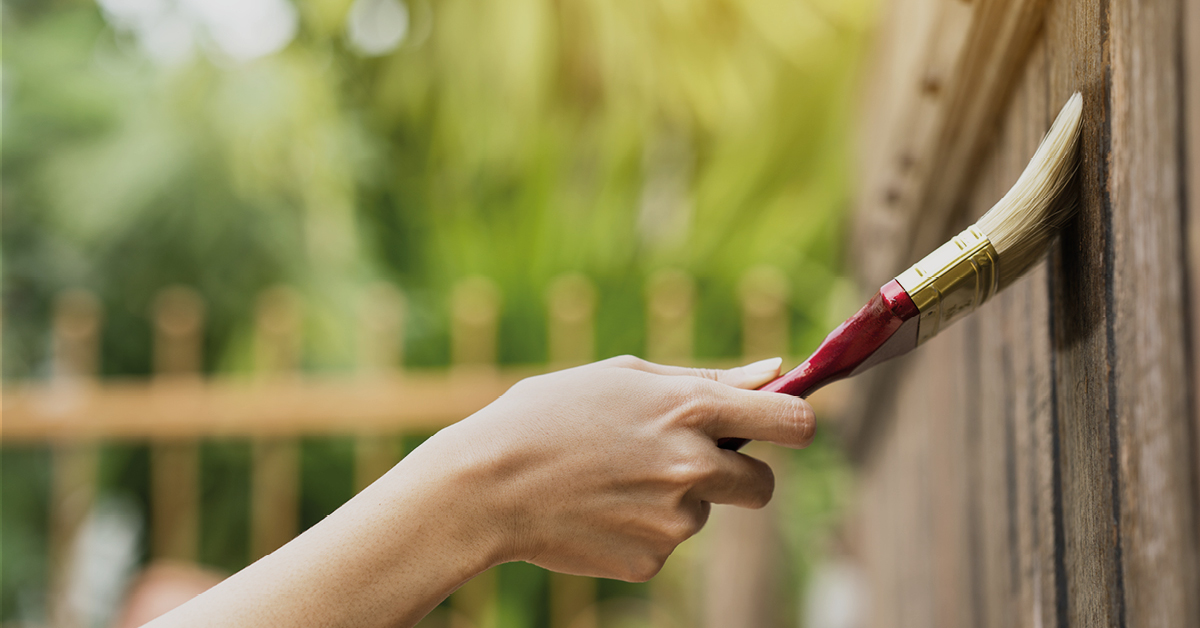 Four Tips for Staining Your Deck - Décoration Le Corbusier